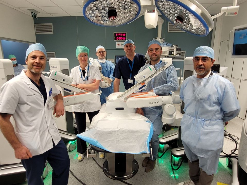 Sint-Andriesziekenhuis investeert in ultramoderne operatierobot Hugo ...